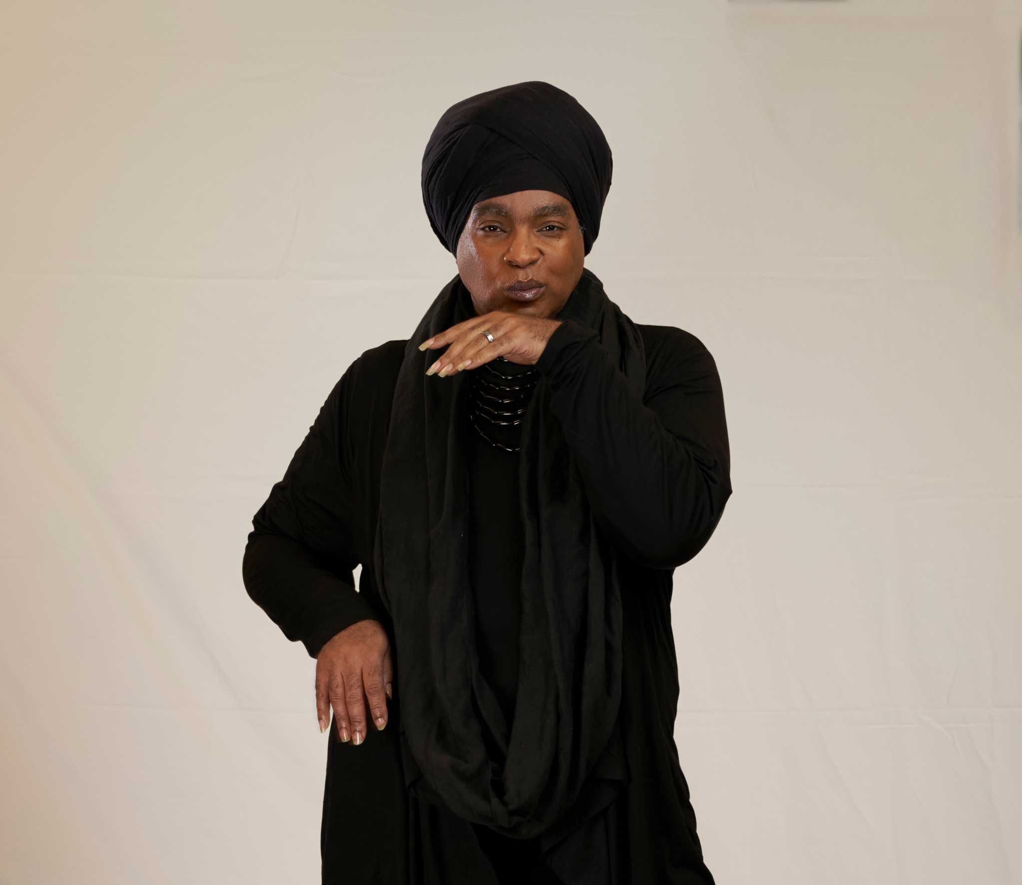 Rayceen 💋 Rayceen.com 🌐